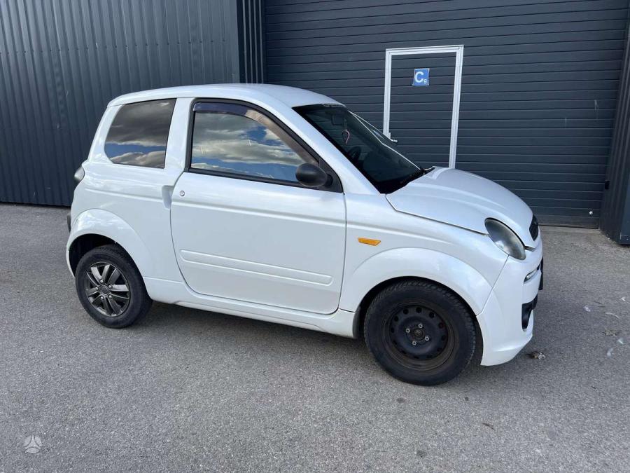 White Microcar Mgo 2018 in Alytus, with an engine capacity of 0.50 L and mileage of 95 thousand km for 3950 €, photo 4 on AUTOMOTO.COM.LV