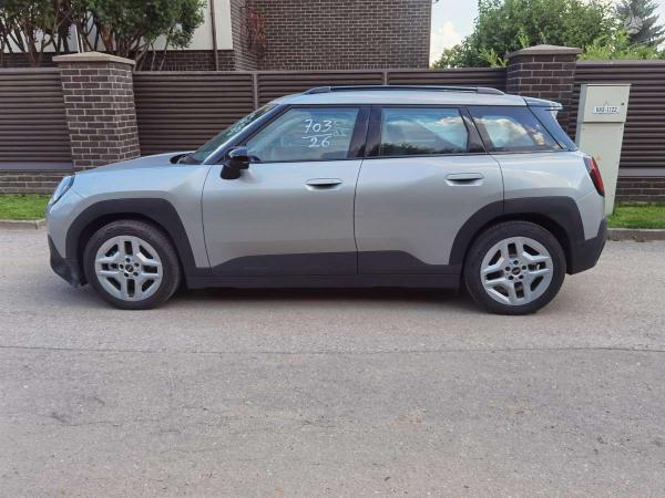 Grey MINI Aceman 2025 in Kaunas, with an engine capacity of 0.00 L and mileage of 6 thousand km for 14900 €, photo 4 on AUTOMOTO.COM.LV
