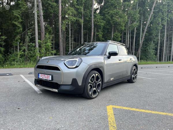 Grey MINI Aceman 2025 in Klaipeda, with an engine capacity of 0.00 L and mileage of 11 thousand km for 29000 €, photo 1 on AUTOMOTO.COM.LV