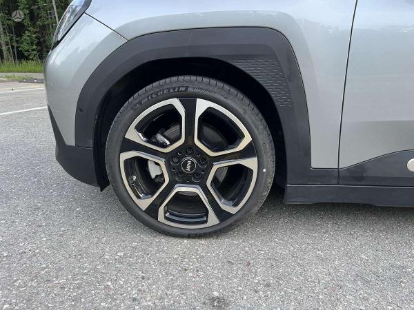 Grey MINI Aceman 2025 in Klaipeda, with an engine capacity of 0.00 L and mileage of 11 thousand km for 29000 €, photo 8 on AUTOMOTO.COM.LV