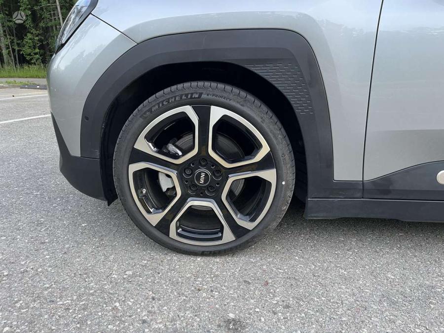 Grey MINI Aceman 2025 in Klaipeda, with an engine capacity of 0.00 L and mileage of 11 thousand km for 29000 €, photo 9 on AUTOMOTO.COM.LV