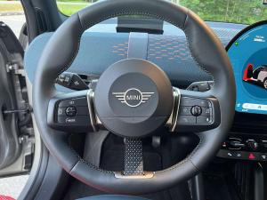 Grey MINI Aceman 2025 in Klaipeda, with an engine capacity of 0.00 L and mileage of 11 thousand km for 29000 €, photo 20 on AUTOMOTO.COM.LV