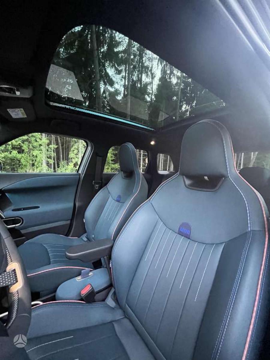 Grey MINI Aceman 2025 in Klaipeda, with an engine capacity of 0.00 L and mileage of 11 thousand km for 29000 €, photo 22 on AUTOMOTO.COM.LV