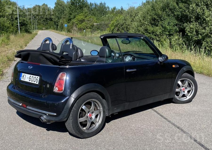 Black MINI Cabrio 2007 in Tukums, with an engine capacity of 1.60 L and mileage of 228 thousand km for 3690 €, photo 7 on AUTOMOTO.COM.LV