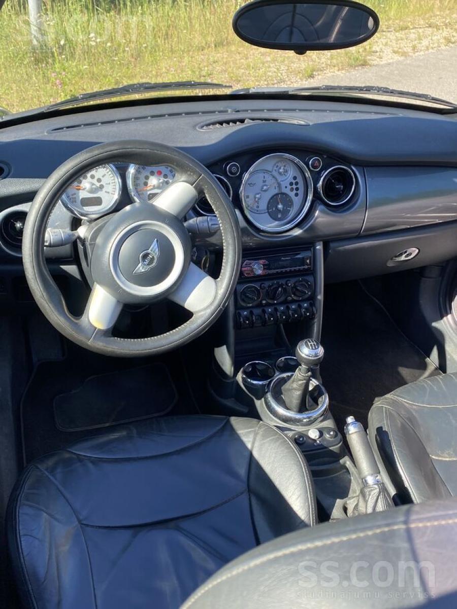 Black MINI Cabrio 2007 in Tukums, with an engine capacity of 1.60 L and mileage of 228 thousand km for 3690 €, photo 8 on AUTOMOTO.COM.LV