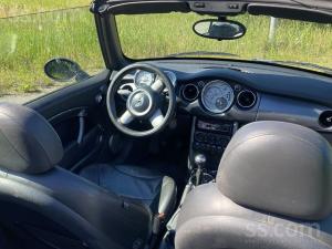 Black MINI Cabrio 2007 in Tukums, with an engine capacity of 1.60 L and mileage of 228 thousand km for 3690 €, photo 9 on AUTOMOTO.COM.LV