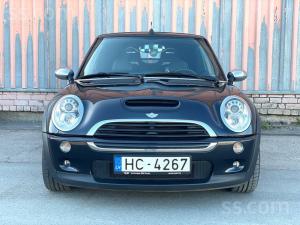Black MINI Cabrio 2008 in Riga, with an engine capacity of 1.60 L and mileage of 265 thousand km for 5250 €, photo 3 on AUTOMOTO.COM.LV