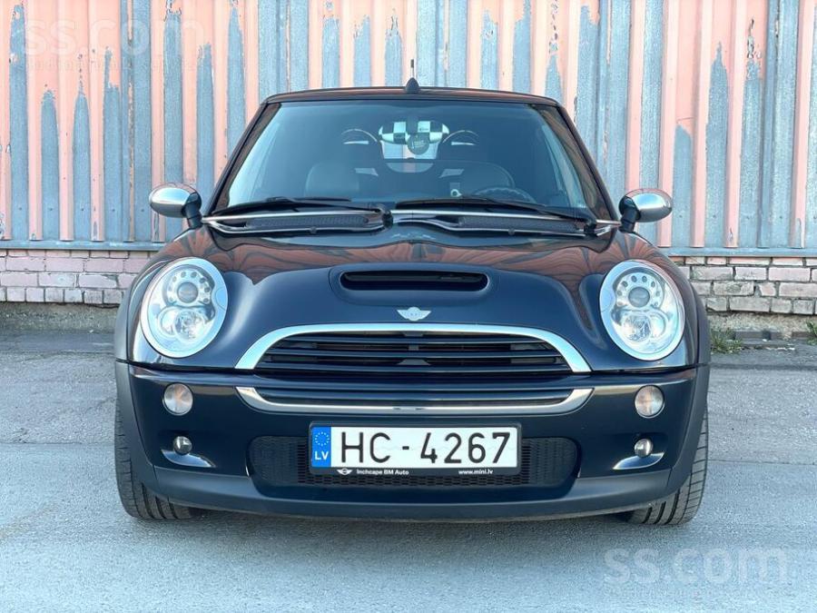 Black MINI Cabrio 2008 in Riga, with an engine capacity of 1.60 L and mileage of 265 thousand km for 5250 €, photo 3 on AUTOMOTO.COM.LV