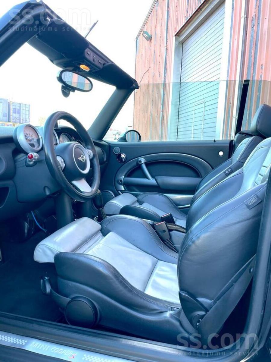 Black MINI Cabrio 2008 in Riga, with an engine capacity of 1.60 L and mileage of 265 thousand km for 5250 €, photo 10 on AUTOMOTO.COM.LV