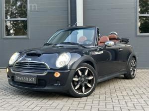 Blue MINI Cabrio 2008 in Talsi, with an engine capacity of 1.60 L and mileage of 155 thousand km for 6490 €, photo 3 on AUTOMOTO.COM.LV