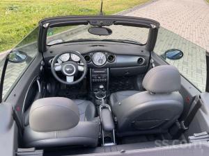 Blue MINI Cabrio 2008 in Riga, with an engine capacity of 1.60 L and mileage of 269 thousand km for 2999 €, photo 15 on AUTOMOTO.COM.LV