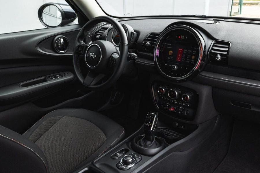 Black MINI Clubman 2022 in Ventspils, with an engine capacity of 1.50 L and mileage of 97 thousand km for 14850 €, photo 13 on AUTOMOTO.COM.LV