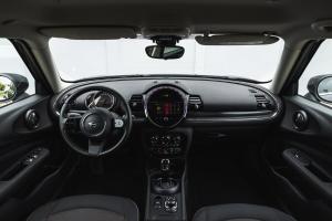 Black MINI Clubman 2022 in Ventspils, with an engine capacity of 1.50 L and mileage of 97 thousand km for 14850 €, photo 14 on AUTOMOTO.COM.LV