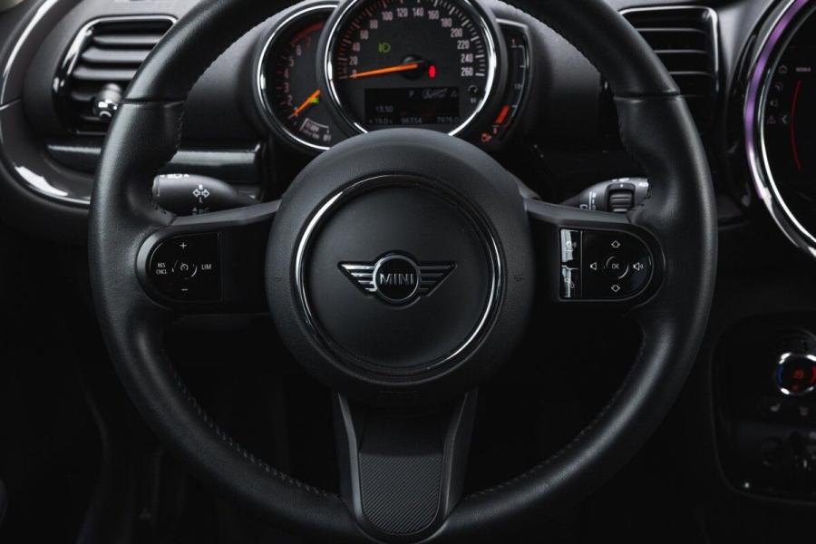 Black MINI Clubman 2022 in Ventspils, with an engine capacity of 1.50 L and mileage of 97 thousand km for 14850 €, photo 15 on AUTOMOTO.COM.LV