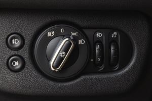Black MINI Clubman 2022 in Ventspils, with an engine capacity of 1.50 L and mileage of 97 thousand km for 14850 €, photo 16 on AUTOMOTO.COM.LV