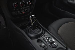 Black MINI Clubman 2022 in Ventspils, with an engine capacity of 1.50 L and mileage of 97 thousand km for 14850 €, photo 24 on AUTOMOTO.COM.LV