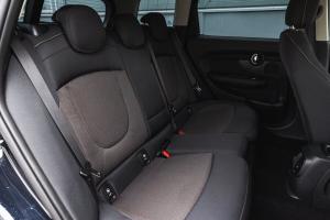 Black MINI Clubman 2022 in Ventspils, with an engine capacity of 1.50 L and mileage of 97 thousand km for 14850 €, photo 29 on AUTOMOTO.COM.LV