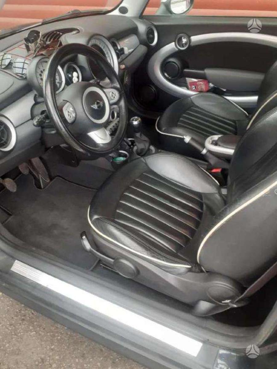 Black MINI Clubman 2008 in Klaipeda, with an engine capacity of 1.60 L and mileage of 321 thousand km for 2700 €, photo 15 on AUTOMOTO.COM.LV