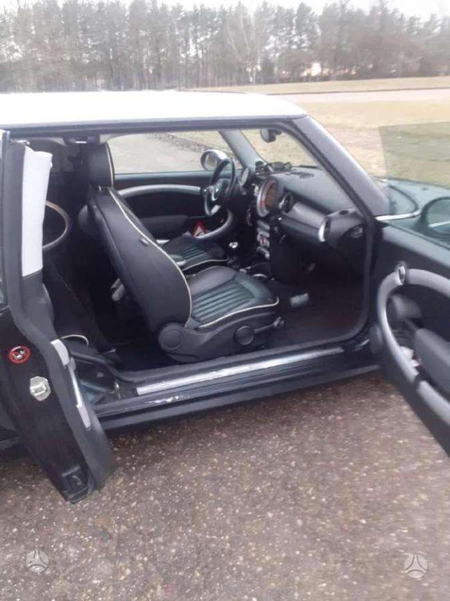 Black MINI Clubman 2008 in Klaipeda, with an engine capacity of 1.60 L and mileage of 321 thousand km for 2700 €, photo 16 on AUTOMOTO.COM.LV