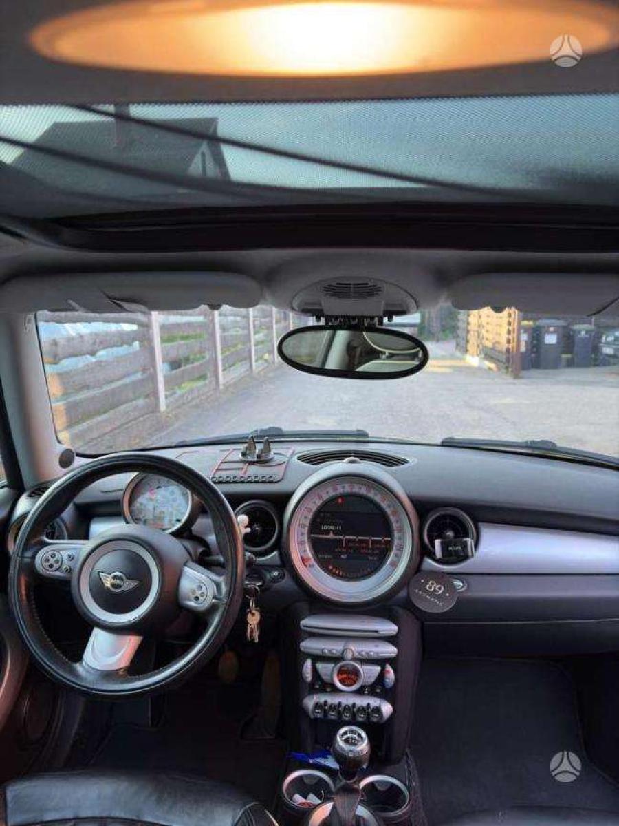 Black MINI Clubman 2008 in Klaipeda, with an engine capacity of 1.60 L and mileage of 321 thousand km for 2700 €, photo 18 on AUTOMOTO.COM.LV