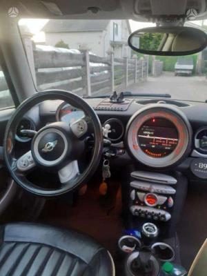 Black MINI Clubman 2008 in Klaipeda, with an engine capacity of 1.60 L and mileage of 321 thousand km for 2700 €, photo 19 on AUTOMOTO.COM.LV