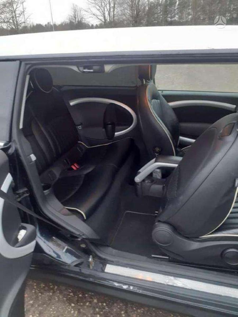 Black MINI Clubman 2008 in Klaipeda, with an engine capacity of 1.60 L and mileage of 321 thousand km for 2700 €, photo 20 on AUTOMOTO.COM.LV