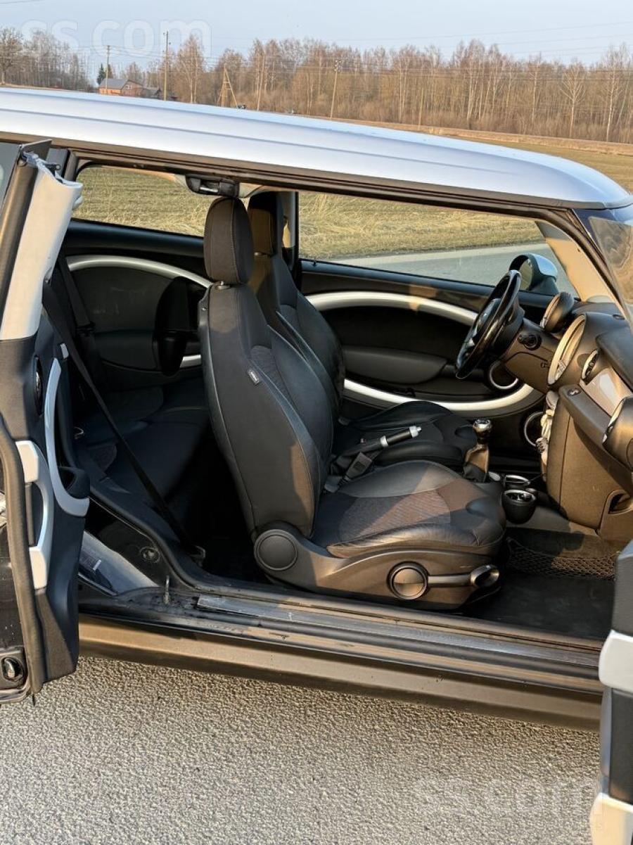 Melns MINI Clubman 2009 Aizkraukle, ar dzinēja tilpumu 1.60 L un nobraukumu 0 tūkst. km par 2550 €, foto 11 vietnē AUTOMOTO.COM.LV