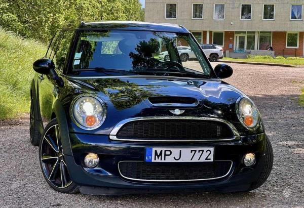Black MINI Clubman 2009 in Vilnius, with an engine capacity of 0.00 L and mileage of 178 thousand km for 3050 €, photo 5 on AUTOMOTO.COM.LV