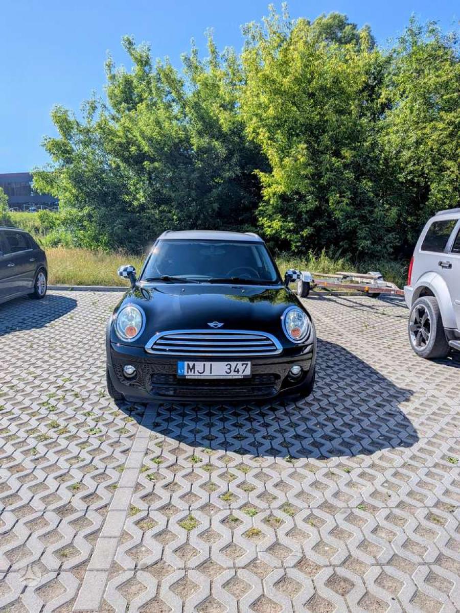 Black MINI Clubman 2010 in Klaipeda, with an engine capacity of 1.60 L and mileage of 239 thousand km for 3600 €, photo 4 on AUTOMOTO.COM.LV