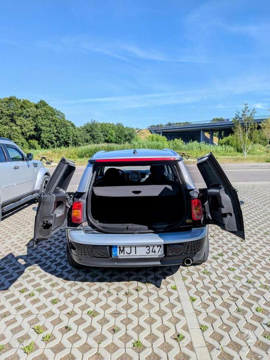 Black MINI Clubman 2010 in Klaipeda, with an engine capacity of 1.60 L and mileage of 239 thousand km for 3600 €, photo 8 on AUTOMOTO.COM.LV