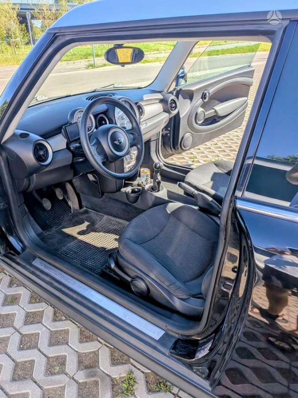 Black MINI Clubman 2010 in Klaipeda, with an engine capacity of 1.60 L and mileage of 239 thousand km for 3600 €, photo 10 on AUTOMOTO.COM.LV