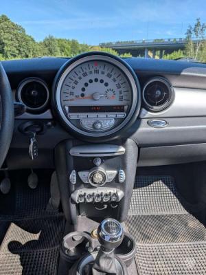 Black MINI Clubman 2010 in Klaipeda, with an engine capacity of 1.60 L and mileage of 239 thousand km for 3600 €, photo 13 on AUTOMOTO.COM.LV