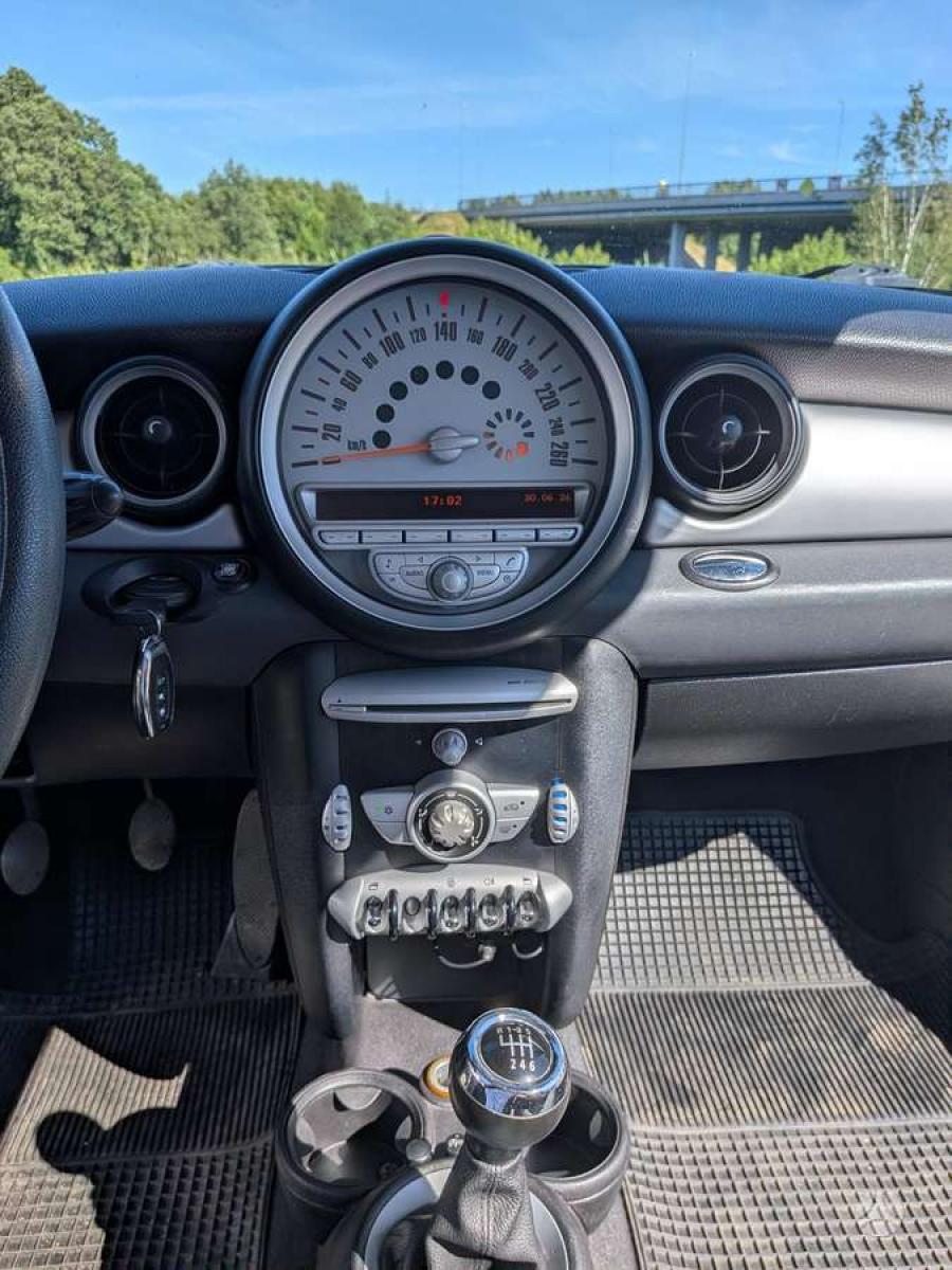 Black MINI Clubman 2010 in Klaipeda, with an engine capacity of 1.60 L and mileage of 239 thousand km for 3600 €, photo 13 on AUTOMOTO.COM.LV