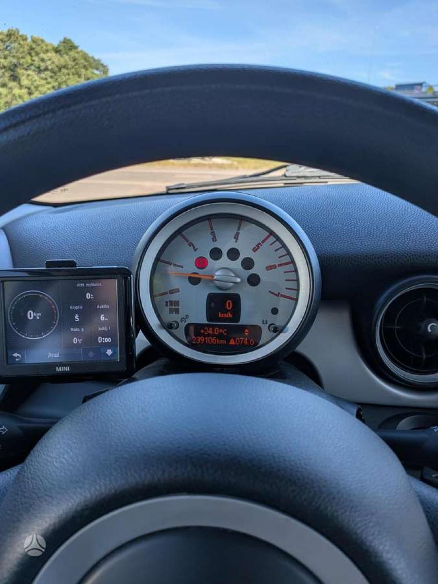 Black MINI Clubman 2010 in Klaipeda, with an engine capacity of 1.60 L and mileage of 239 thousand km for 3600 €, photo 14 on AUTOMOTO.COM.LV
