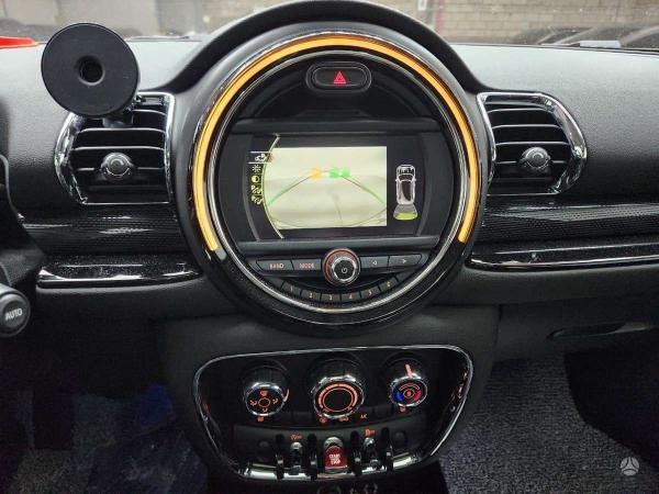 Black MINI Clubman 2016 in Vilnius, with an engine capacity of 2.00 L and mileage of 181 thousand km for 9438 €, photo 11 on AUTOMOTO.COM.LV