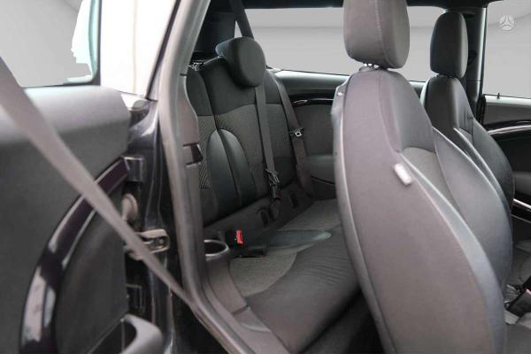 Black MINI Clubman 2007 in Kaunas, with an engine capacity of 1.60 L and mileage of 265 thousand km for 4590 €, photo 9 on AUTOMOTO.COM.LV