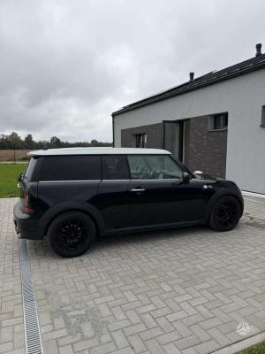 Black MINI Clubman 2007 in Kaunas, with an engine capacity of 1.56 L and mileage of 247 thousand km for 3400 €, photo 4 on AUTOMOTO.COM.LV