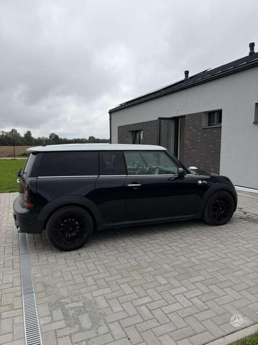 Black MINI Clubman 2007 in Kaunas, with an engine capacity of 1.56 L and mileage of 247 thousand km for 3400 €, photo 4 on AUTOMOTO.COM.LV