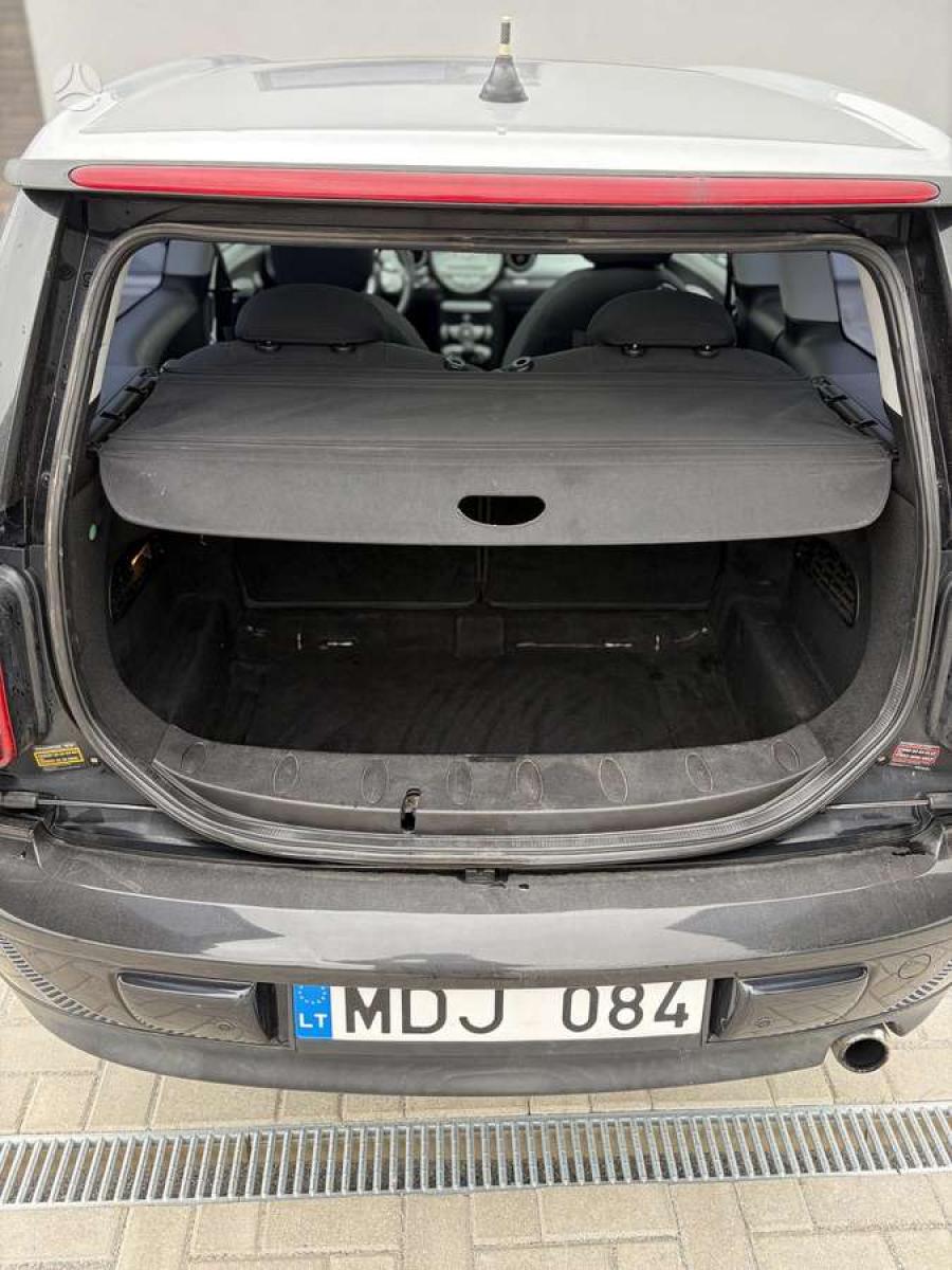 Black MINI Clubman 2007 in Kaunas, with an engine capacity of 1.56 L and mileage of 247 thousand km for 3400 €, photo 12 on AUTOMOTO.COM.LV