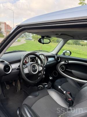 Melns MINI Clubman 2009 Aizkraukle, ar dzinēja tilpumu 1.60 L un nobraukumu 302 tūkst. km par 2490 €, foto 11 vietnē AUTOMOTO.COM.LV