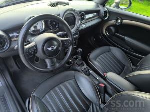 Melns MINI Clubman 2013 Rīga, ar dzinēja tilpumu 2.00 L un nobraukumu 177 tūkst. km par 7999 €, foto 8 vietnē AUTOMOTO.COM.LV