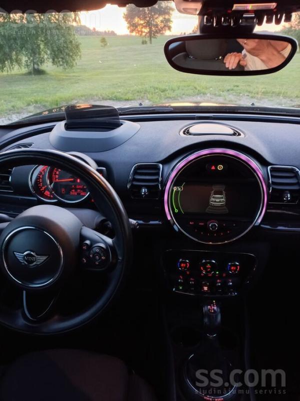 Melns MINI Clubman 2015 Tukums, ar dzinēja tilpumu 2.00 L un nobraukumu 210 tūkst. km par 10700 €, foto 8 vietnē AUTOMOTO.COM.LV