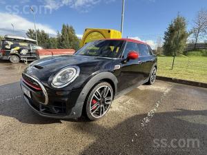 Black MINI Clubman 2017 in Riga, with an engine capacity of 2.00 L and mileage of 176 thousand km for 16000 €, photo 3 on AUTOMOTO.COM.LV