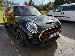 Black MINI Clubman 2017 in Riga, with an engine capacity of 2.00 L and mileage of 176 thousand km for 16000 €, photo 4 on AUTOMOTO.COM.LV