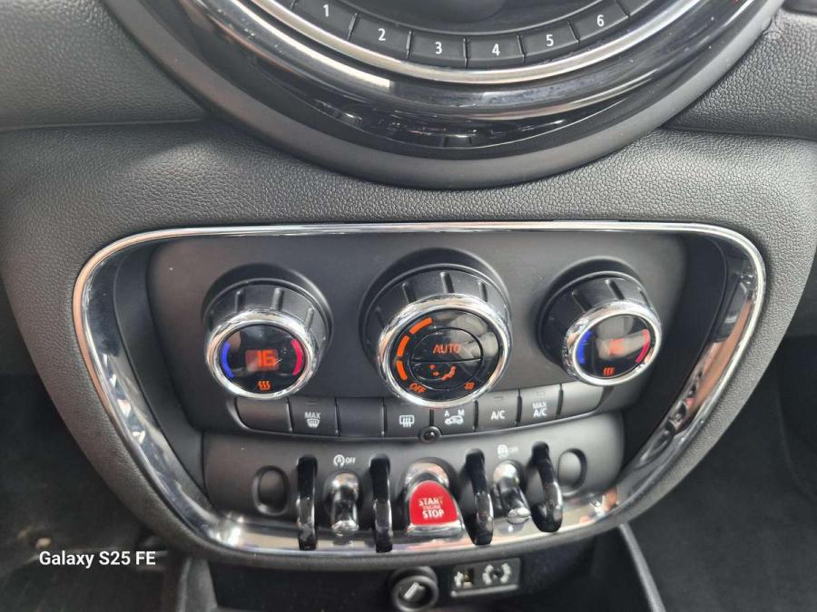 Black MINI Clubman 2017 in Taurage, with an engine capacity of 1.50 L and mileage of 285 thousand km for 5500 €, photo 12 on AUTOMOTO.COM.LV