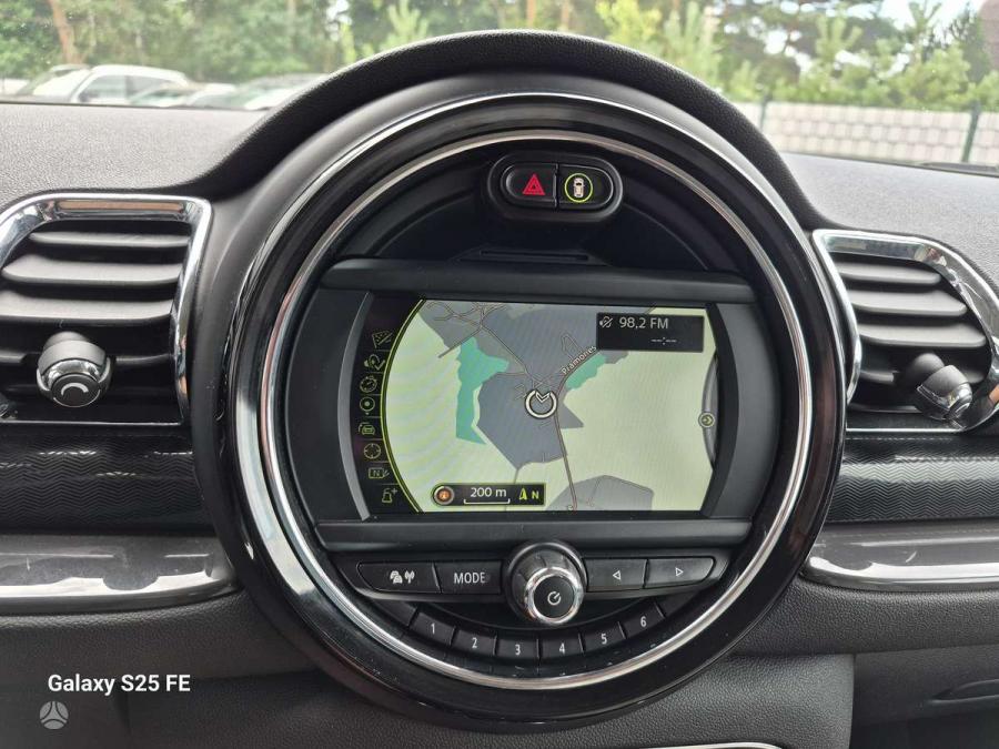 Black MINI Clubman 2017 in Taurage, with an engine capacity of 1.50 L and mileage of 285 thousand km for 5500 €, photo 15 on AUTOMOTO.COM.LV