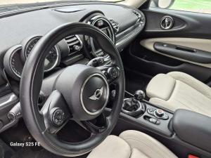 Black MINI Clubman 2017 in Taurage, with an engine capacity of 1.50 L and mileage of 285 thousand km for 5500 €, photo 16 on AUTOMOTO.COM.LV