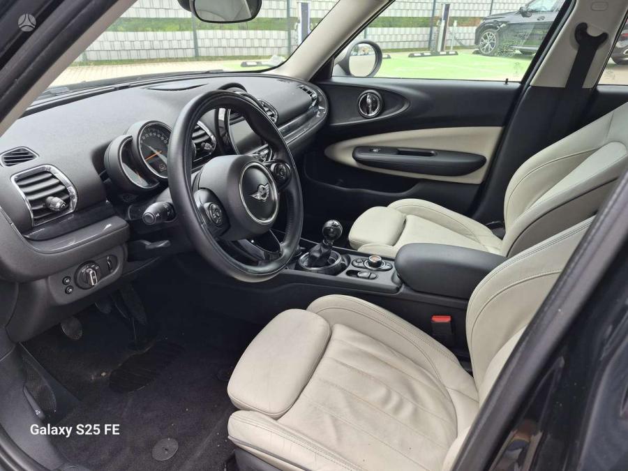 Black MINI Clubman 2017 in Taurage, with an engine capacity of 1.50 L and mileage of 285 thousand km for 5500 €, photo 17 on AUTOMOTO.COM.LV