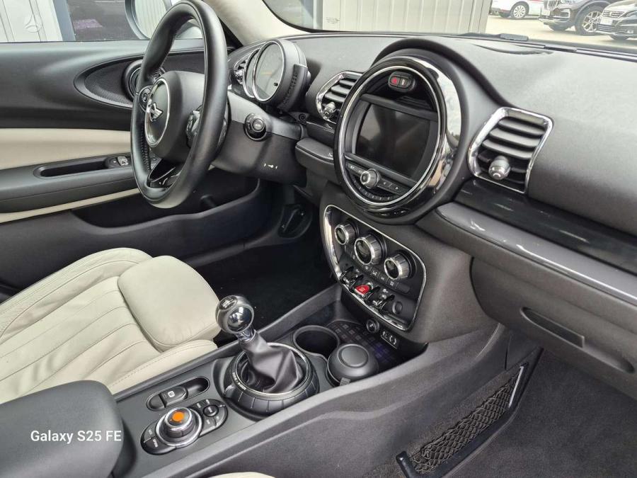 Black MINI Clubman 2017 in Taurage, with an engine capacity of 1.50 L and mileage of 285 thousand km for 5500 €, photo 20 on AUTOMOTO.COM.LV