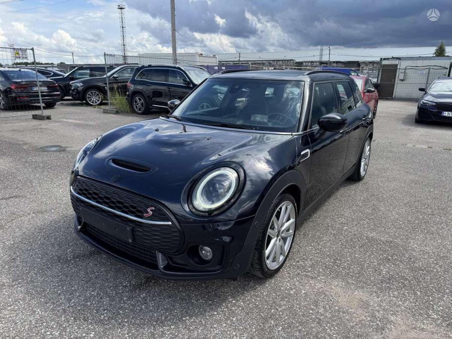 Black MINI Clubman 2021 in Kaunas, with an engine capacity of 2.00 L and mileage of 154 thousand km for 15900 €, photo 1 on AUTOMOTO.COM.LV